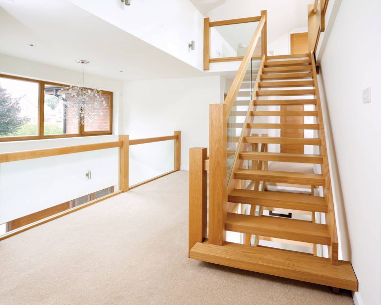 Pahami Standar Tinggi Pegangan Tangga Rumah - Bengkel Las Jogja